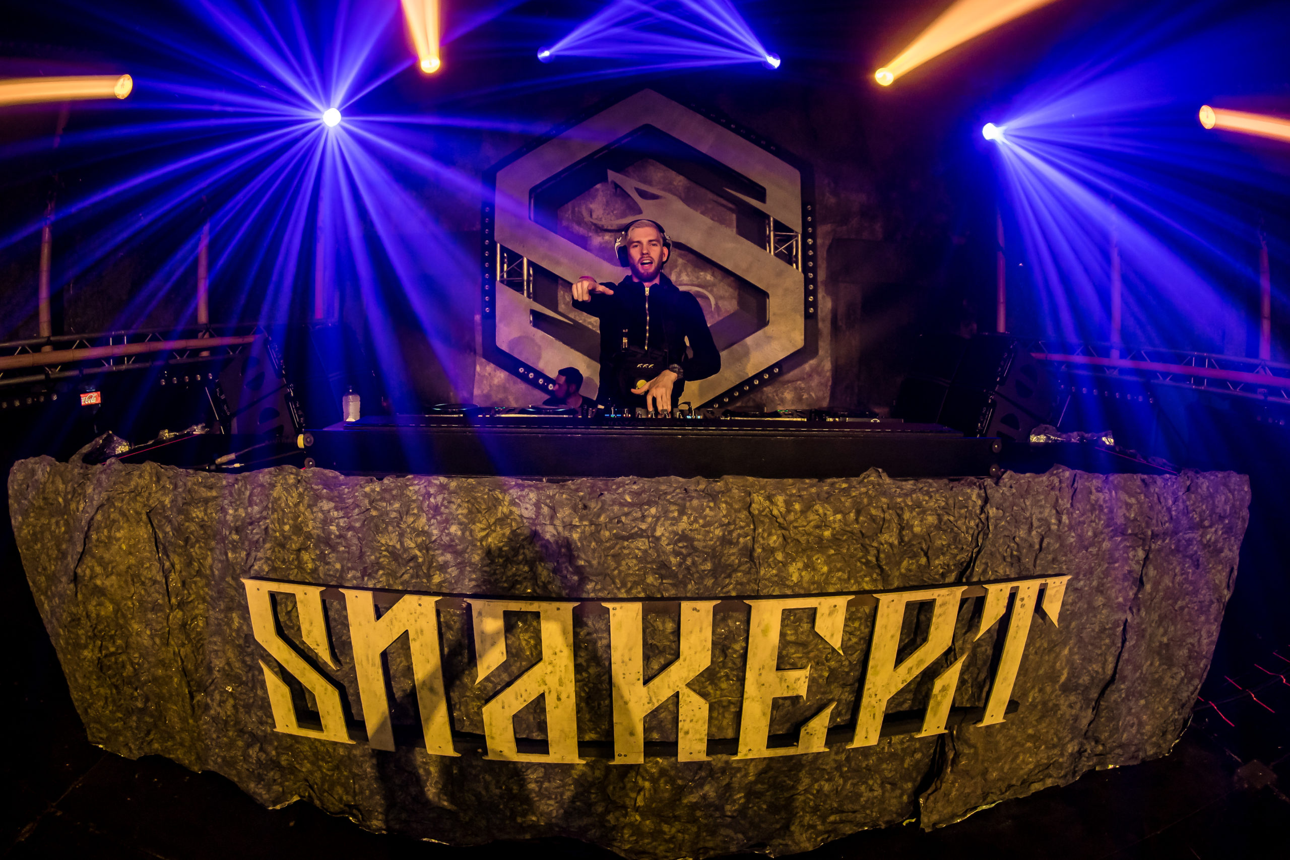 Watch the official Snakepit Anthem 'Vicious Vipers' here! - Masters of ...