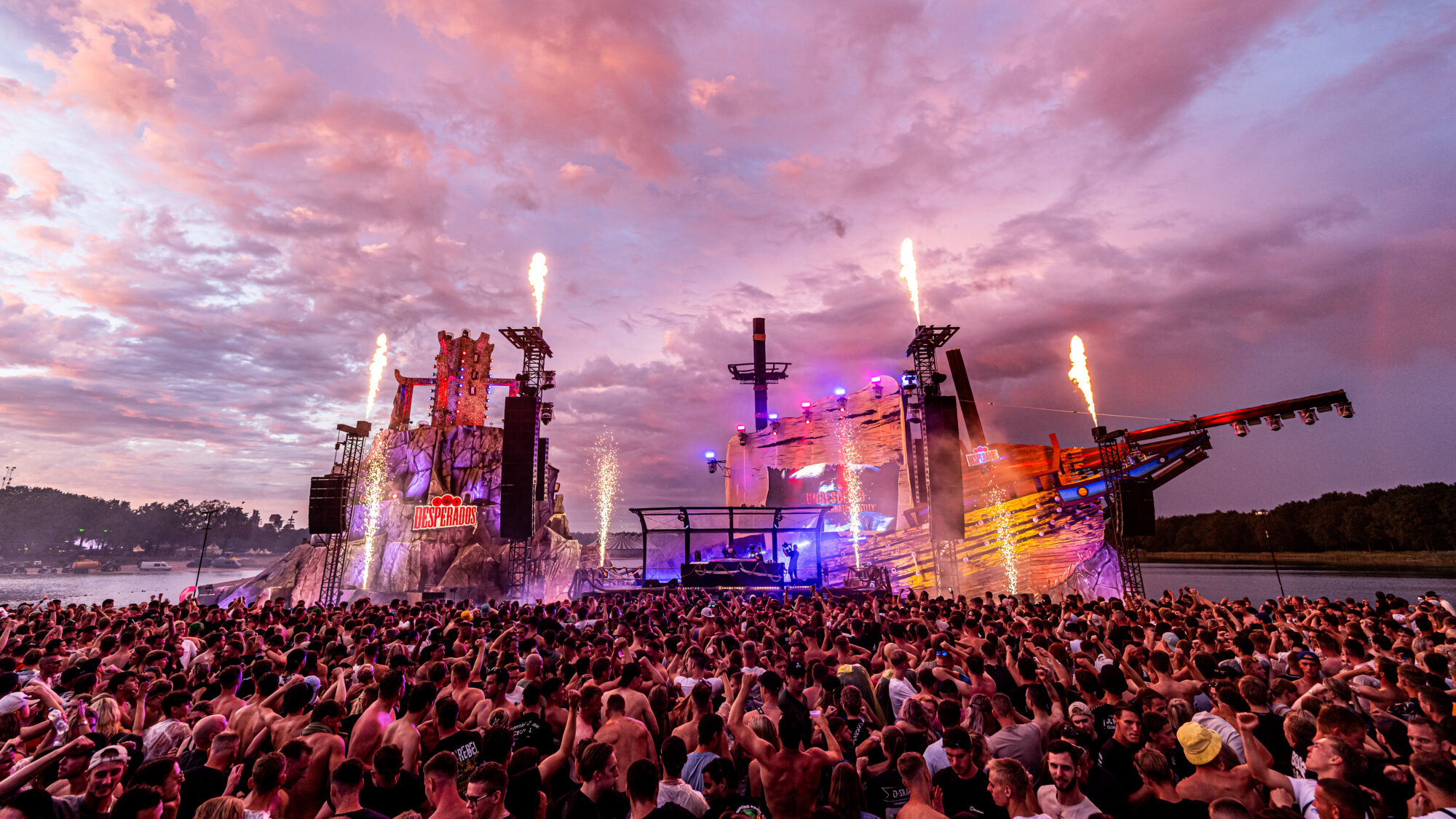 Check Unresolved Live at Dominator Festival 2023 - Masters of Hardcore